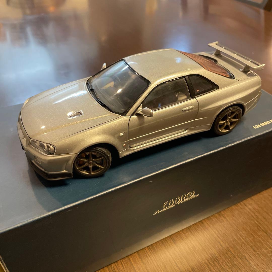 激レア品 エブロ SKYLINE GT-R R34 V-SPECⅡ 1/24