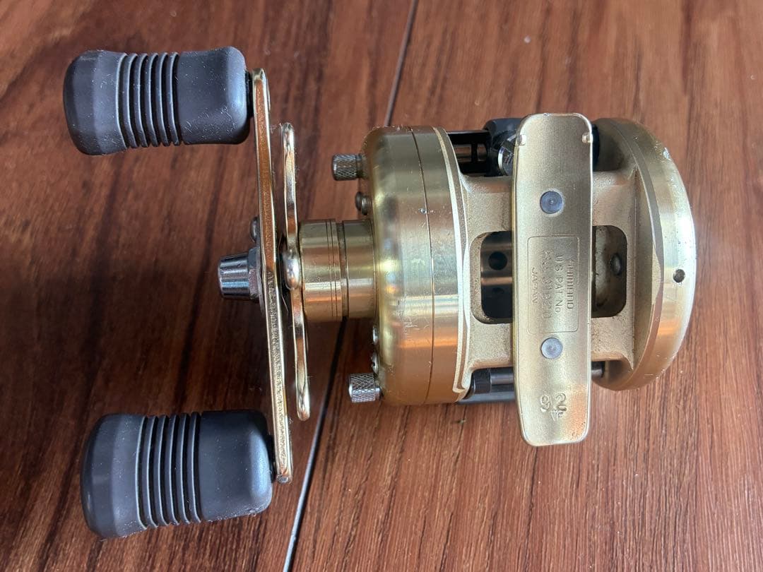 カルカッタ　100XT シマノ　Shimano CALCUTTA ベイトリール