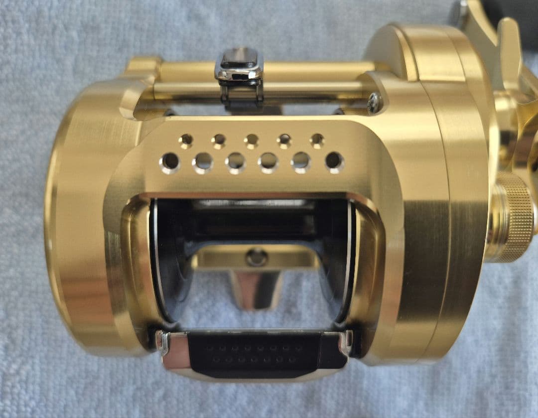 リール SHIMANO Calcutta Conquest 400