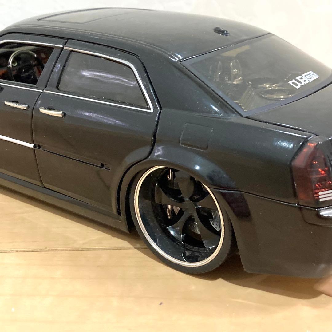 ミニカー JADA DUB CITY KUSTOM$ Chrysler 300C 1/18