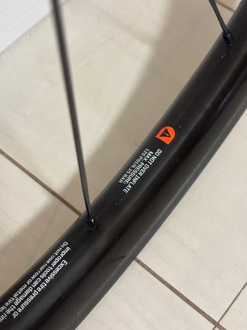 BONTRAGER aeolus xxx2 カーボンホイール リムブレーキ