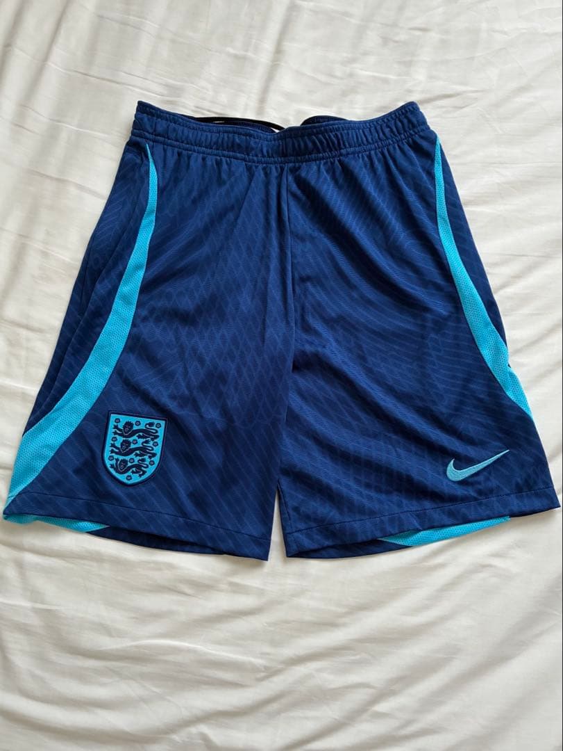 【ほぼ新品】NIKE サッカーイングランド代表　トレーニングウェアセット