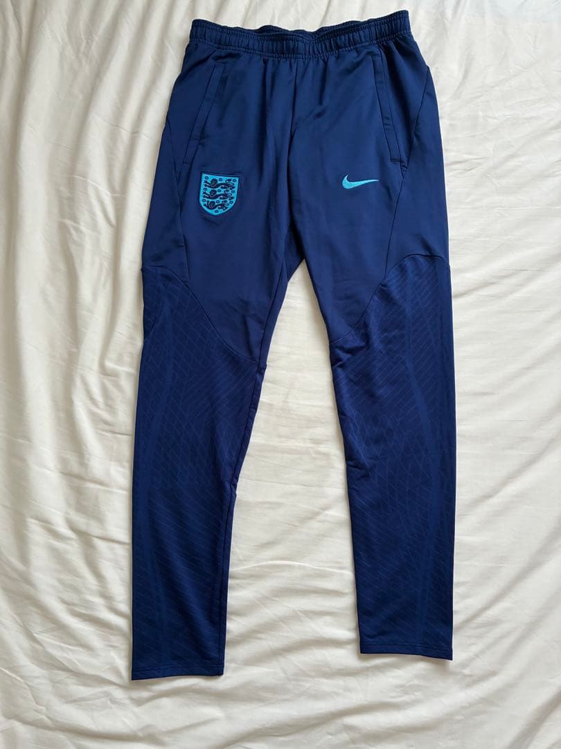 【ほぼ新品】NIKE サッカーイングランド代表　トレーニングウェアセット