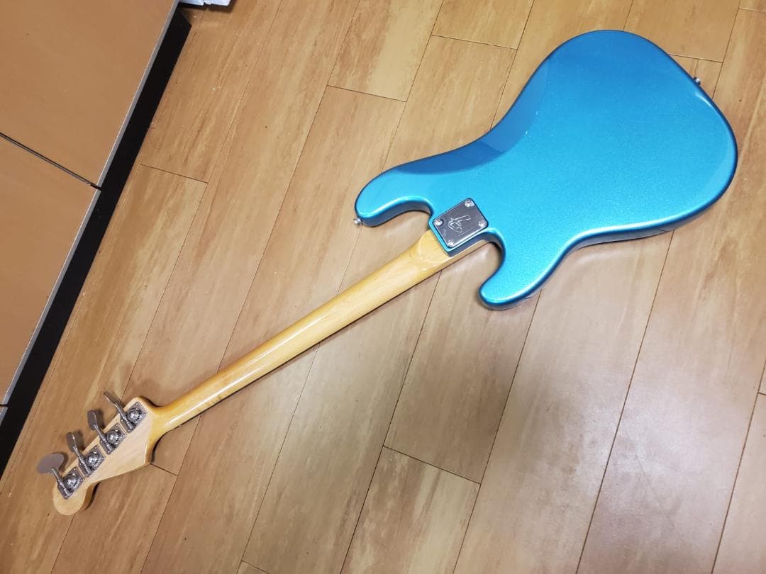 REPLICA OF IRON MAIDEN´S PRECISION BASS