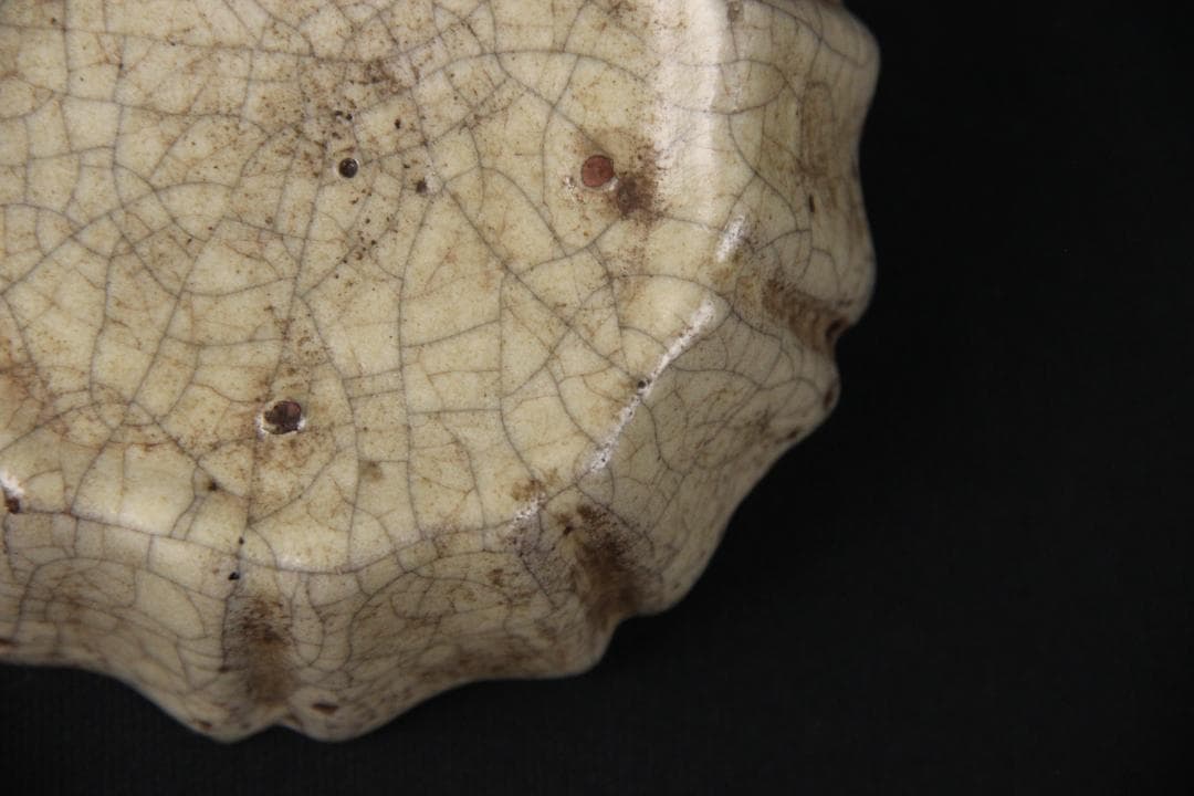 中国美術 開片釉 小皿　近代　哥窯　菱花形　茶道具　小鉢 裂紋釉 EN21-05