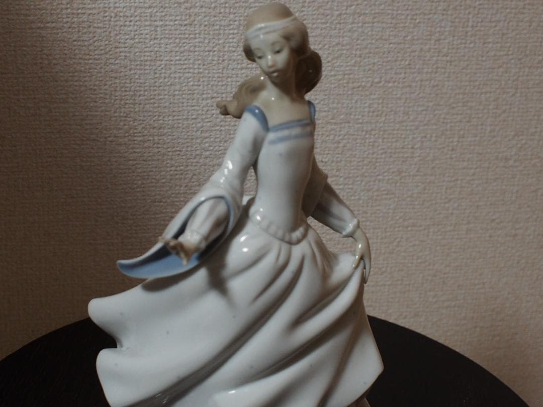 リヤドロ 　シンデレラ　フィギュリン　LLADRO 　陶磁器　美品
