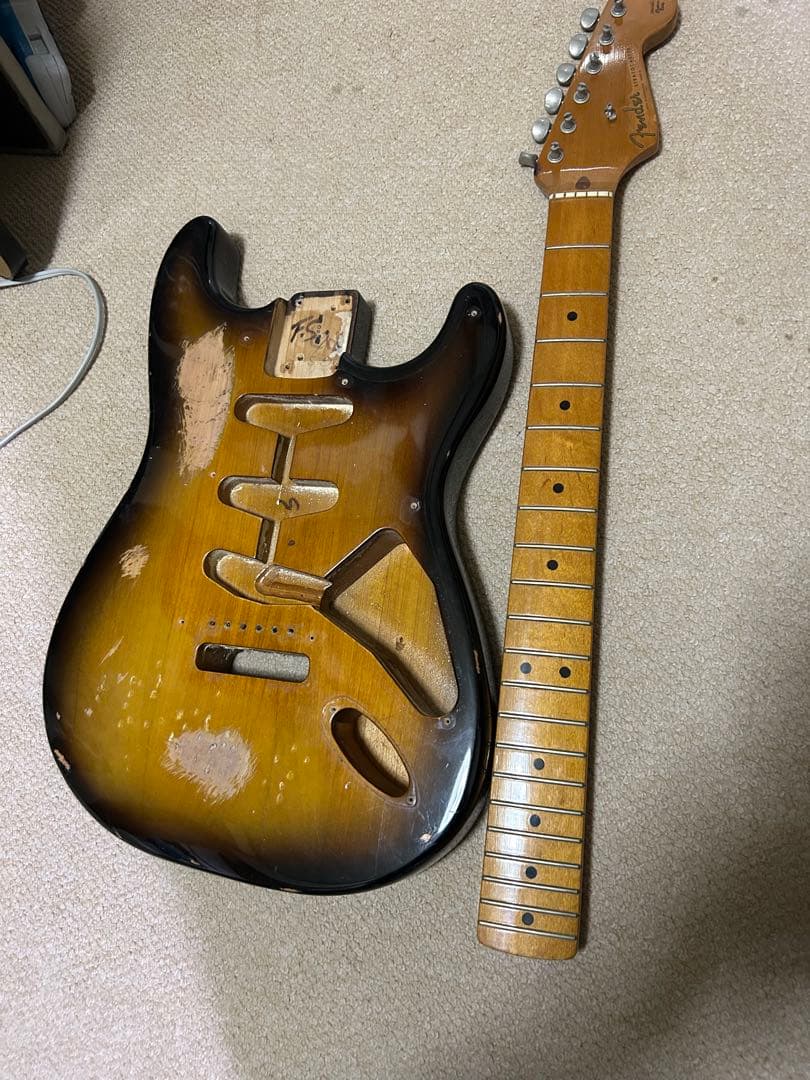 fender american vintage 57 ネックとボディ