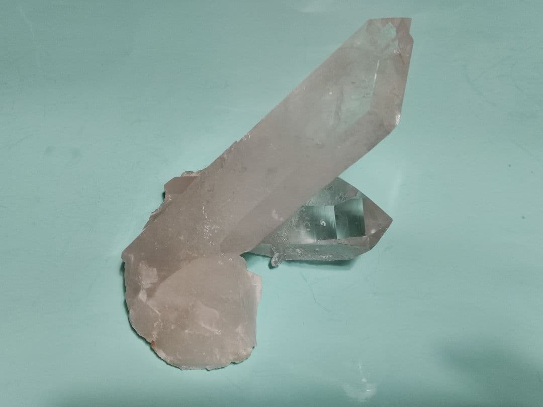 パワーストーン　天然石　ポイント　キーパー入り水晶　677g　No.801