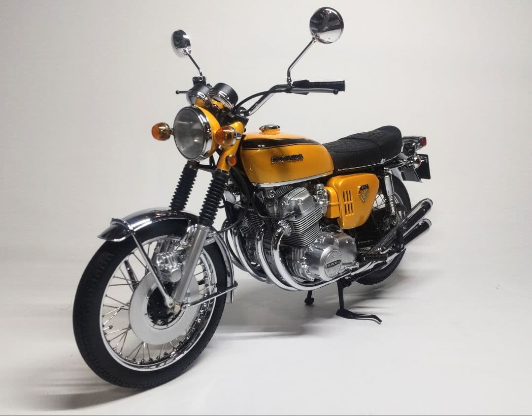 ミニチャンプス 1/6 HONDA CB750 ゴールド　ミニカー　バイク模型