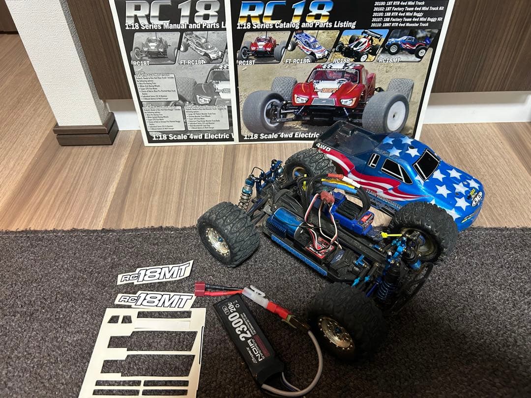 フルカスタム　アソシエイテッド　rc18mt モンスタートラック　スペアパーツ付