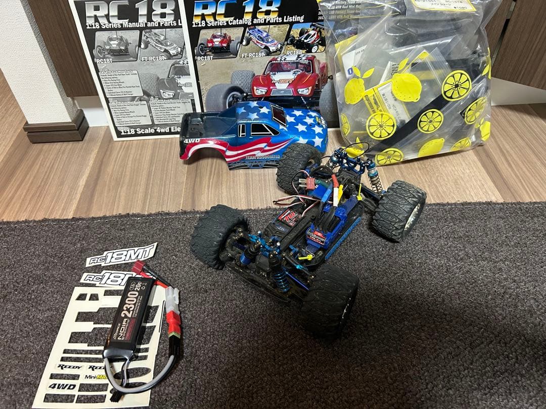 フルカスタム　アソシエイテッド　rc18mt モンスタートラック　スペアパーツ付