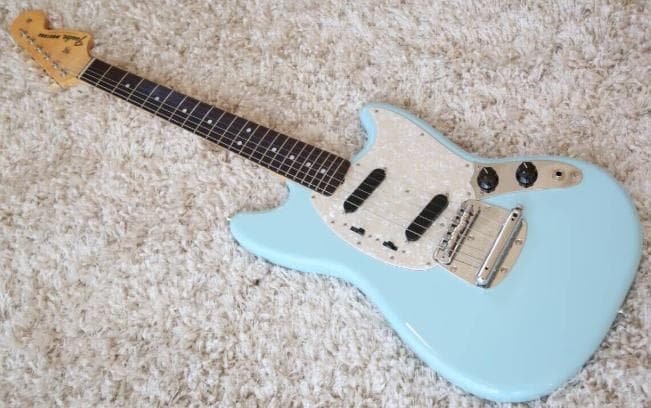 Fender Japan 60s Mustang ほぼ新品