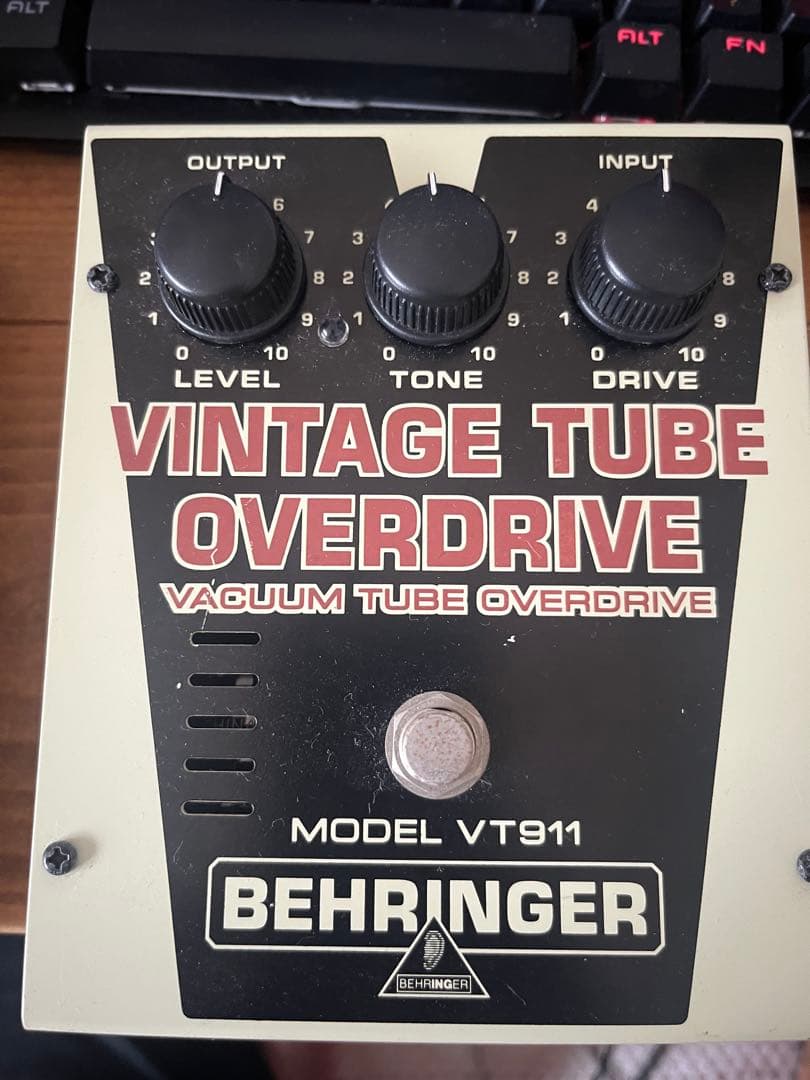 ギター BEHRINGER VT911 VINTAGE TUBE OVERDRIVE