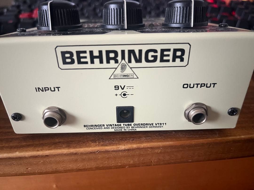 ギター BEHRINGER VT911 VINTAGE TUBE OVERDRIVE