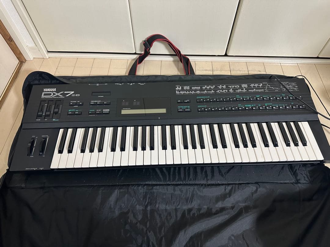 YAMAHA DX7II-D シンセサイザー