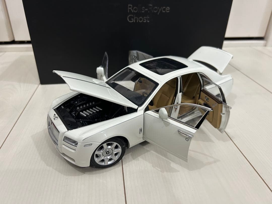 特価 1/18 ロールスロイス ゴースト Rolls-Royce Ghost 白