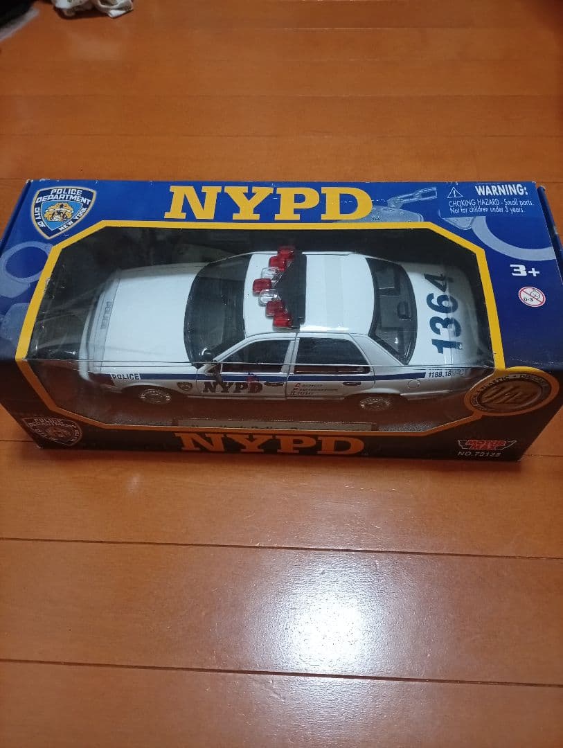 グッシー様　クラウンビクトリア　NYPD　ポリスカー　パトカー
