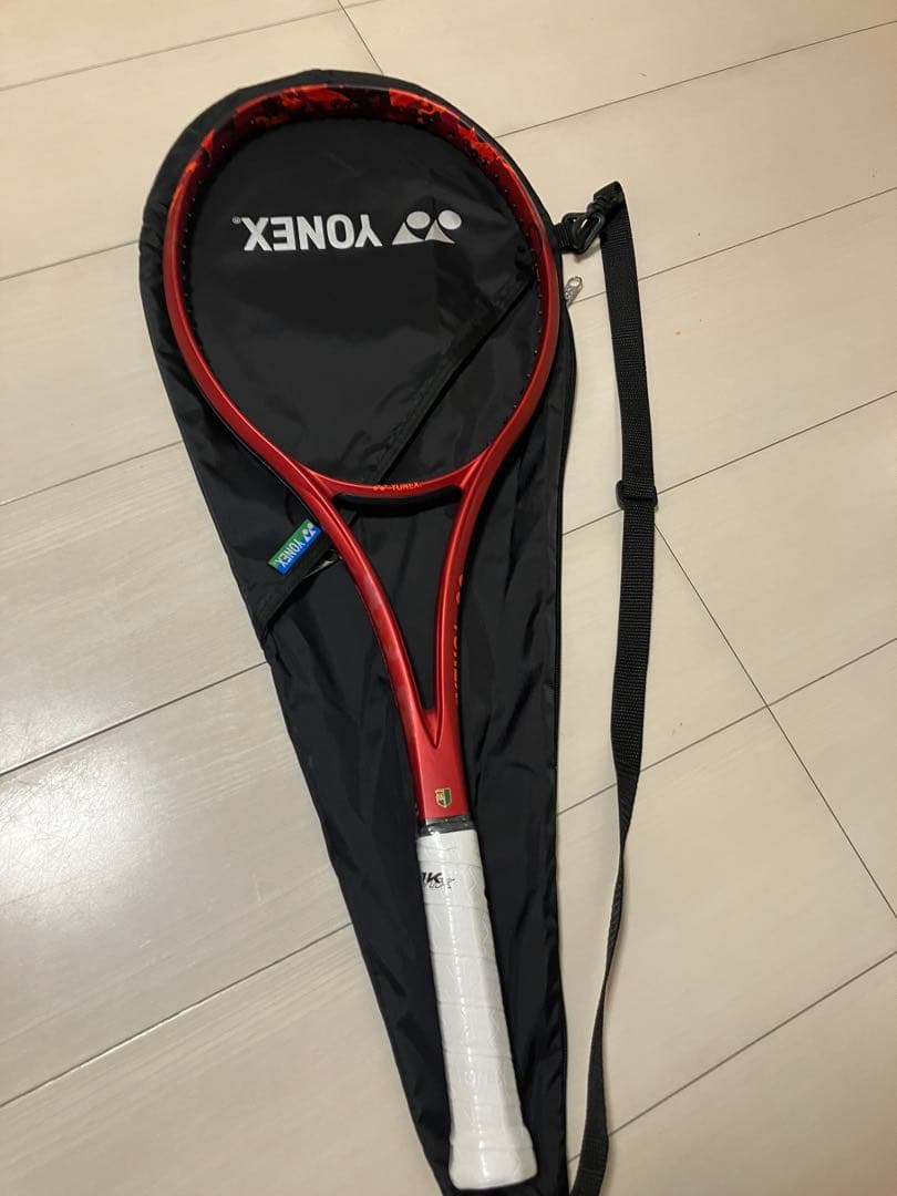 YONEX ジオブレイク70vsタンゴレッド　UXL0