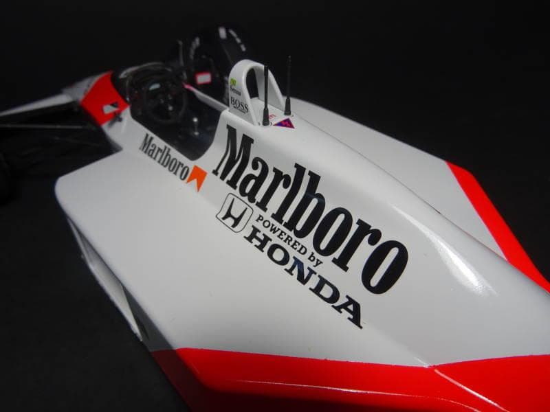 MENG MODEL1/12スケールMcLaren MP4/4 1988