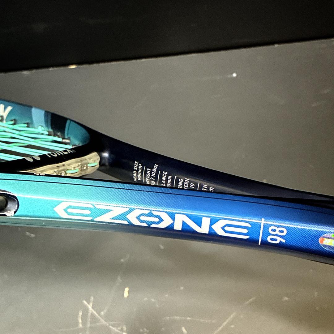YONEX EZONE 98 ヨネックス　2022年モデル　硬式テニスラケット