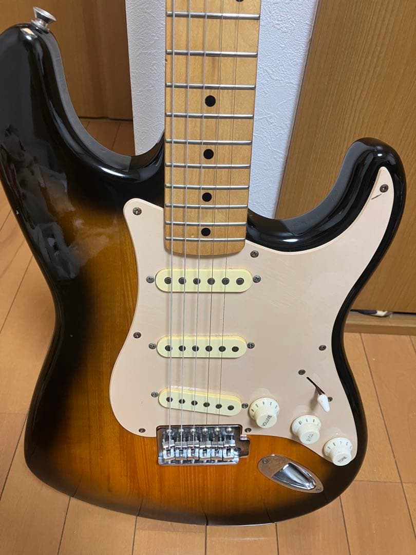 Squier by fenderストラトキャスター サンバースト スクワイヤー