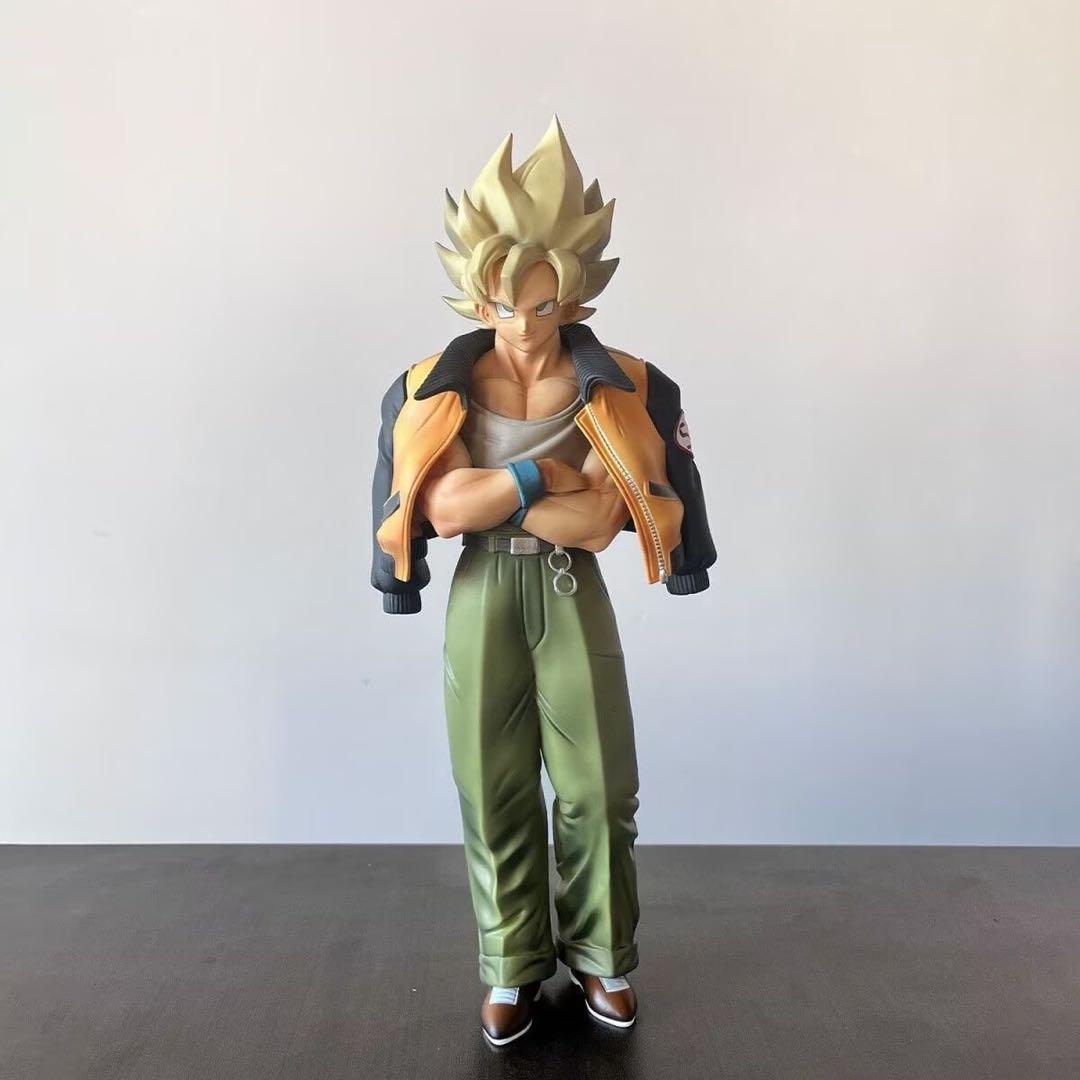 ドラゴンボール　スーパーサイヤ人　孫悟空　私服　高さ30.5cm 海外フィギュア