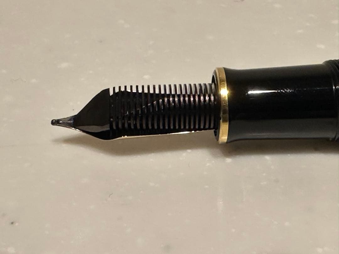 Pelikan 万年筆 黒　スーべレーン　M1000