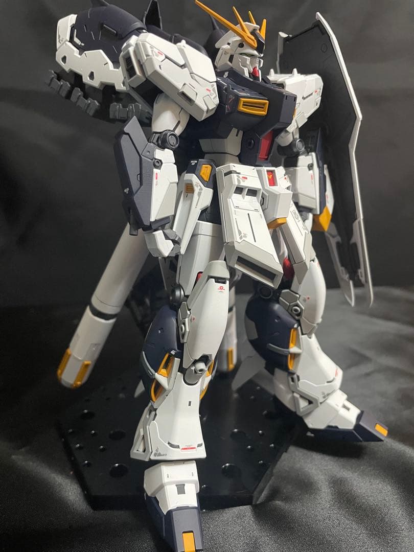 RG Hi-νガンダム 全塗装 完成品 νガンダムカラー