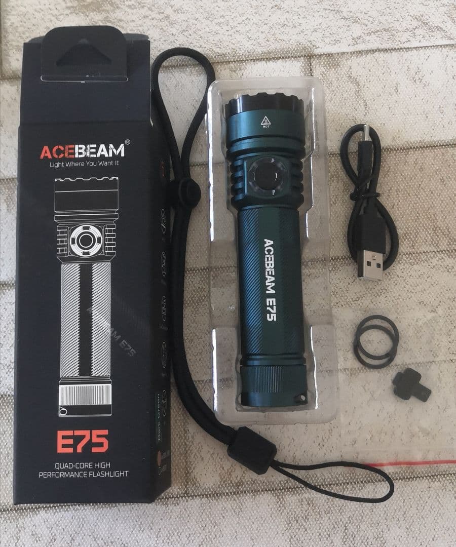 最終値下げAcebeam E75懐中電灯高CRI 5000K -3000ルーメン