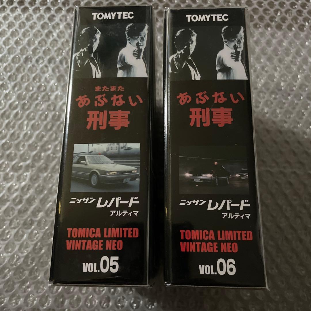 あぶない刑事　日産レパード　TOMYTEC
