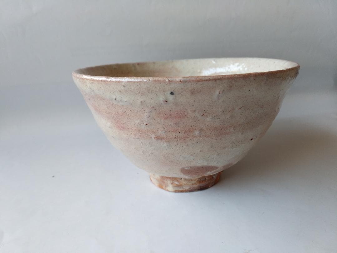 萩茶碗 岡田裕 作 萩焼 共箱 共布 茶道具 抹茶碗 新品 未使用 保管品 です