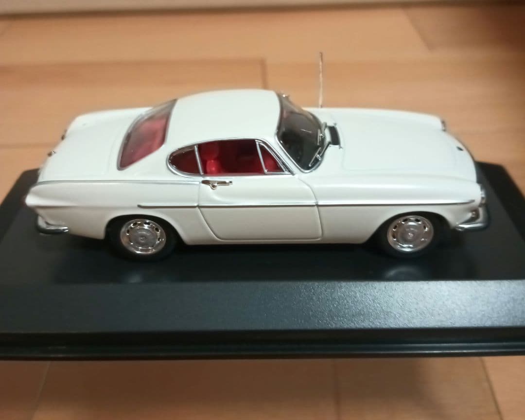 MINICHAMPS✪Volvo P 1800 S ホワイト
