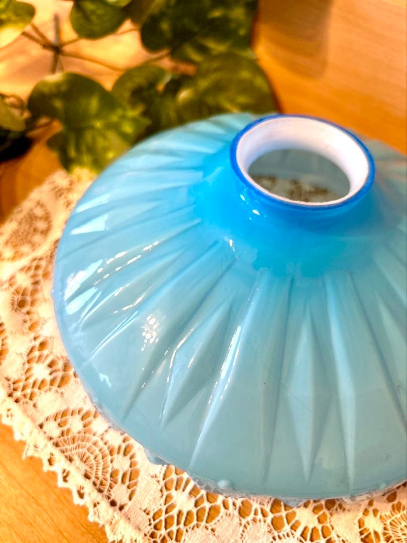 アンティークランプシェード　青色ガラス製ドーム型