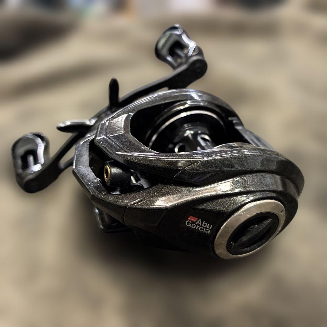 Abu Garcia ROXANI 8 ベイトリール ブラック 整理番号R48