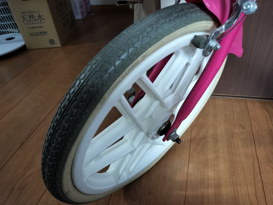 手渡し限定　ハローキティ 幼児用自転車 ピンク