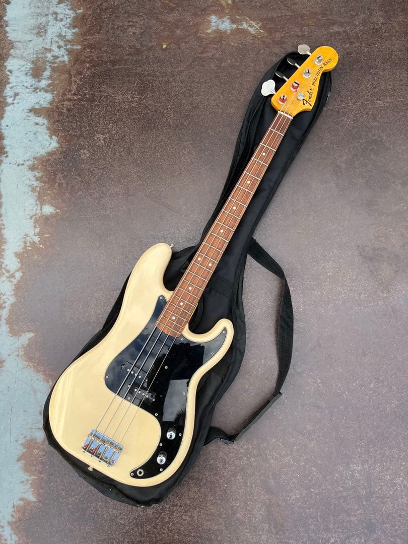 FenderJapan プレシジョンベース エレキベース