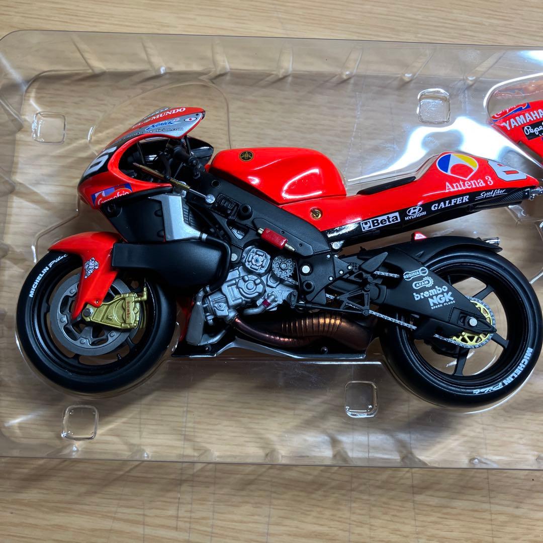 ミニカー MINICHAMPS YAMAHA YZR500 Antena3 GP2001
