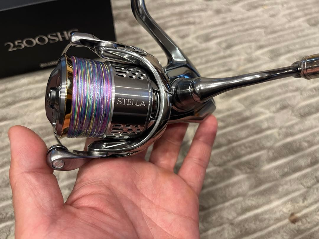 SHIMANO シマノ　18ステラ2500SHG リブレ ハンドルノブ