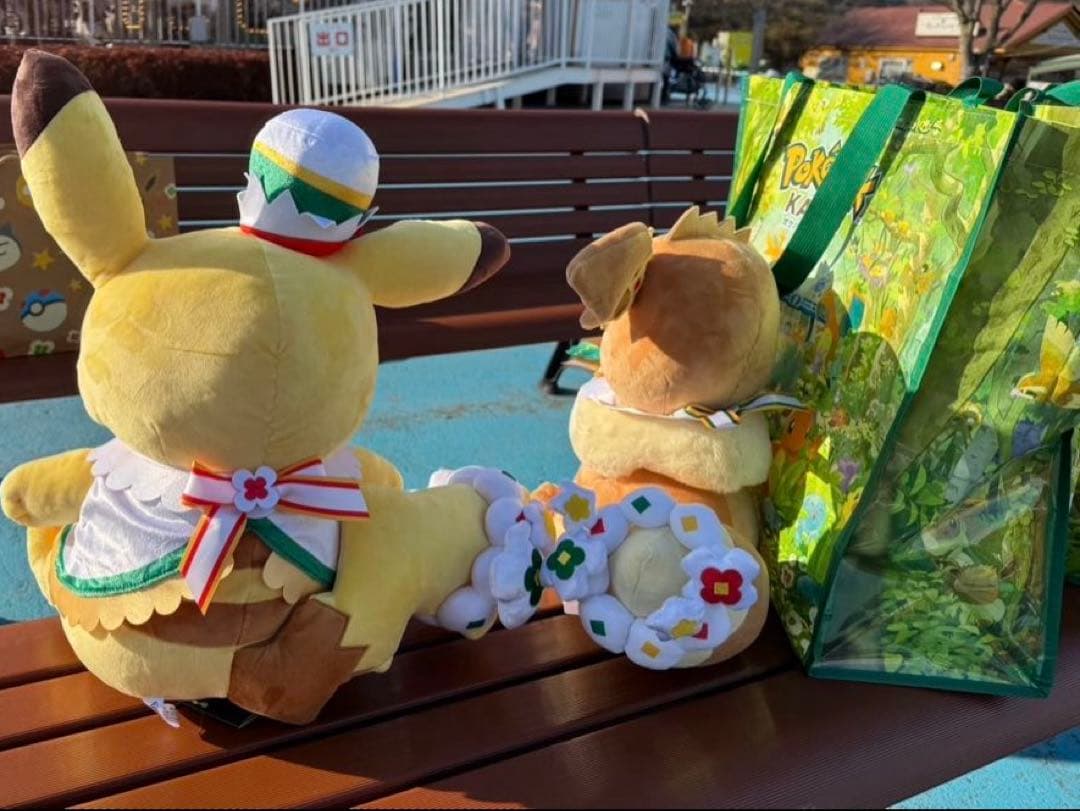 ぬいぐるみ特大イーブイ　ピカチュウ　ポケパーク　カントー　限定　ポケモン　袋付き