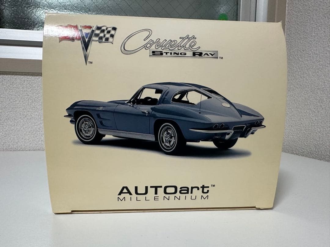 AUTOART Corvette Sting Ray 1/18 オートアート