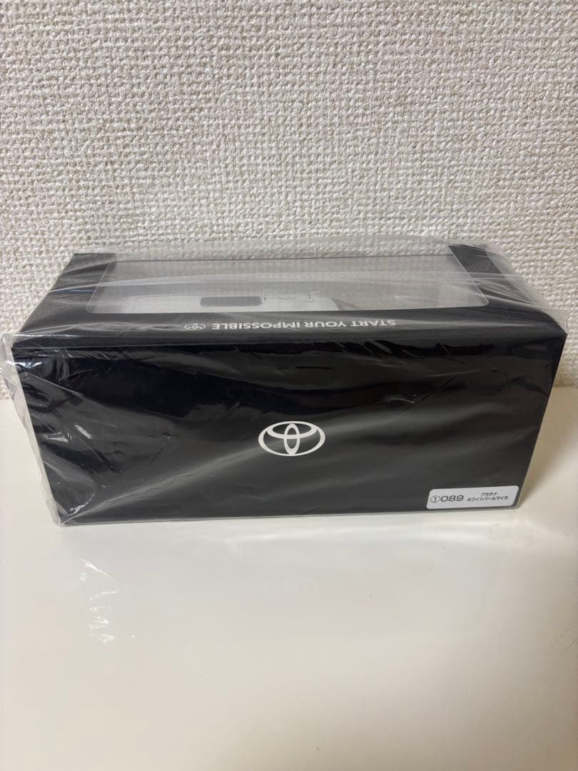 TOYOTA 40ALPHARD ホワイトミニカー1/30ダイキャスト