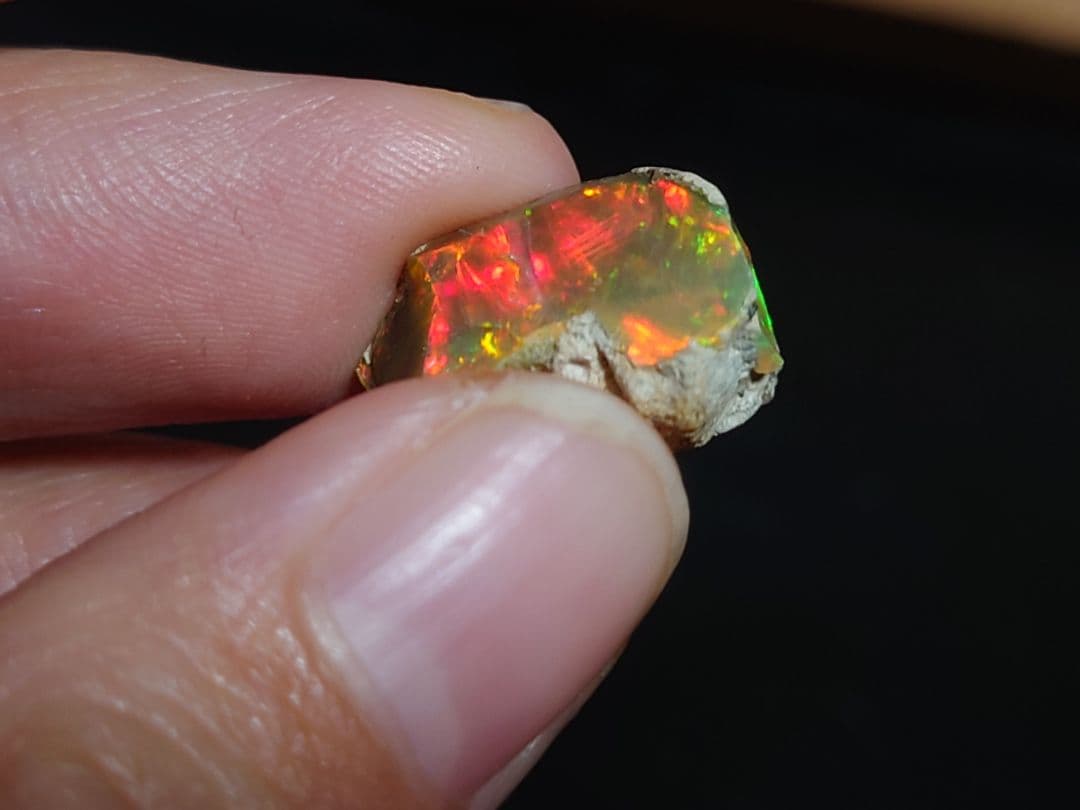 エチオピアウェロ産　オパール　ジュエリーグレード　 原石 鉱物標本