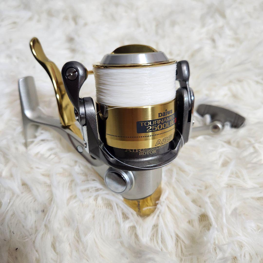 【極美品】DAIWA ドラグ付 レバーブレーキ トーナメントZ 2500LBCD