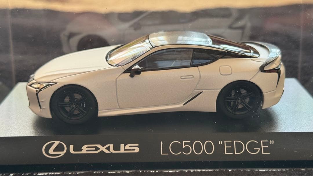 1/43 レクサス LC500ミニカー \