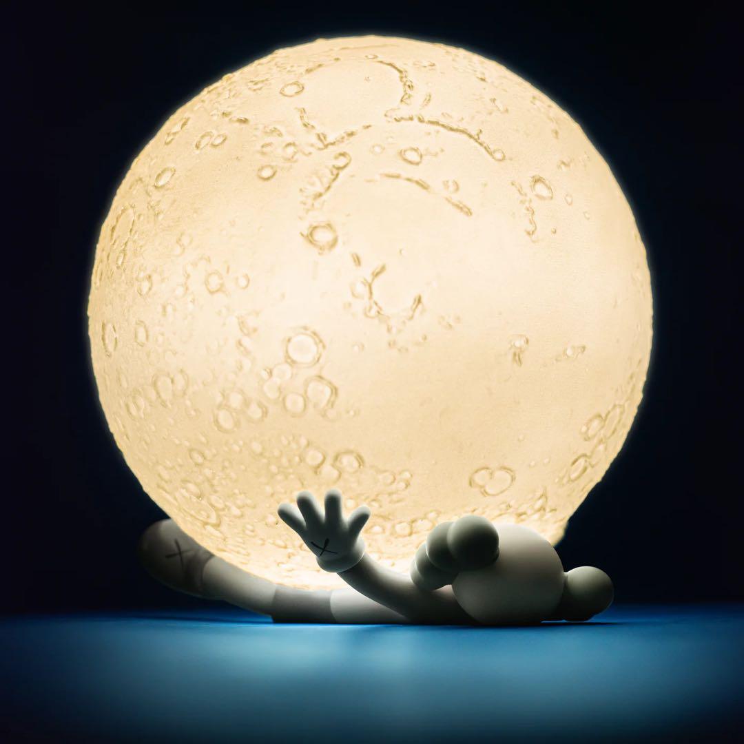 【新品未開封】KAWS HOLIDAY BIG MOON