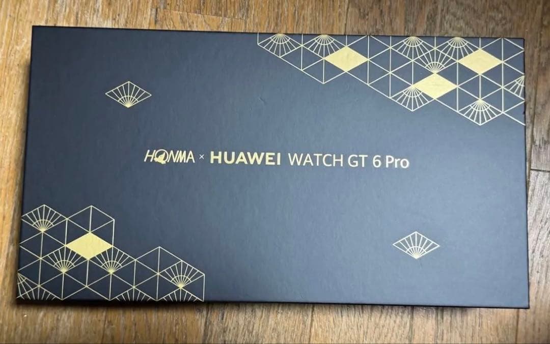 HUAWEI WATCH GT 6 Pro、45mmのブラック/ゴールドモデル。