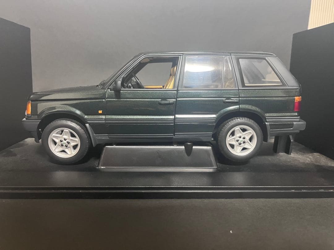 AUTOart レンジローバーRANGE ROVER 4.6 HSE 1/18
