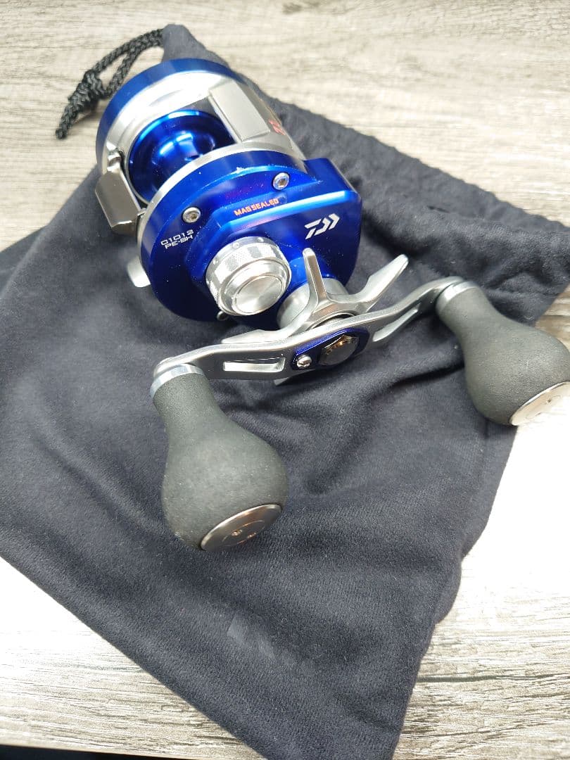 Daiwa RYOGA ベイトリール 青