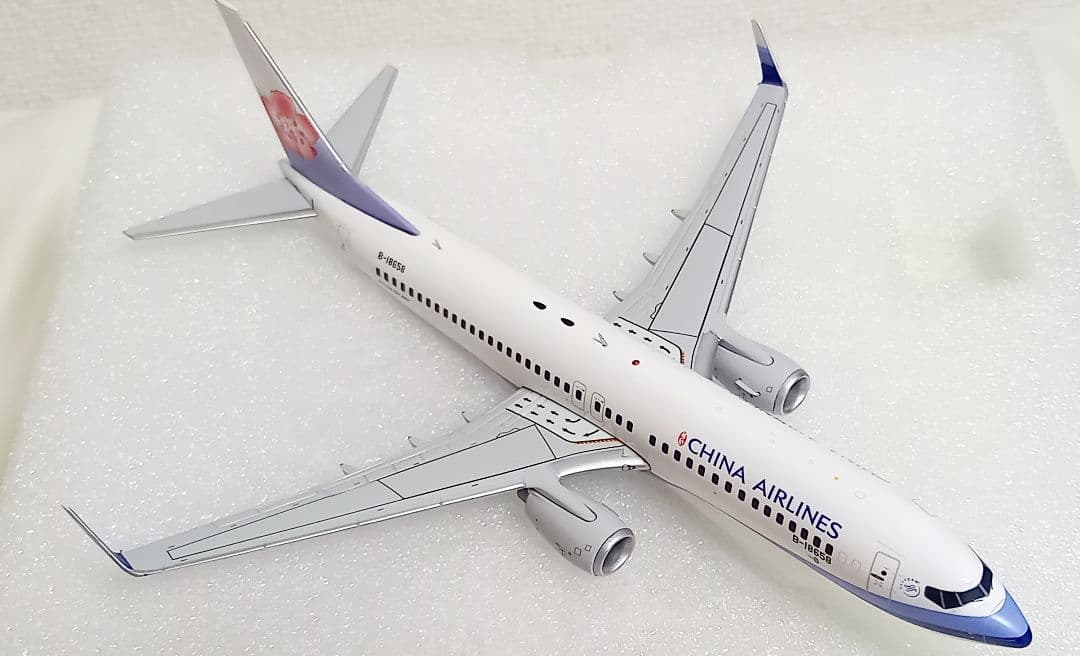 アルバトロス 1/200 CHINA AIRLINES B737-800 完成品