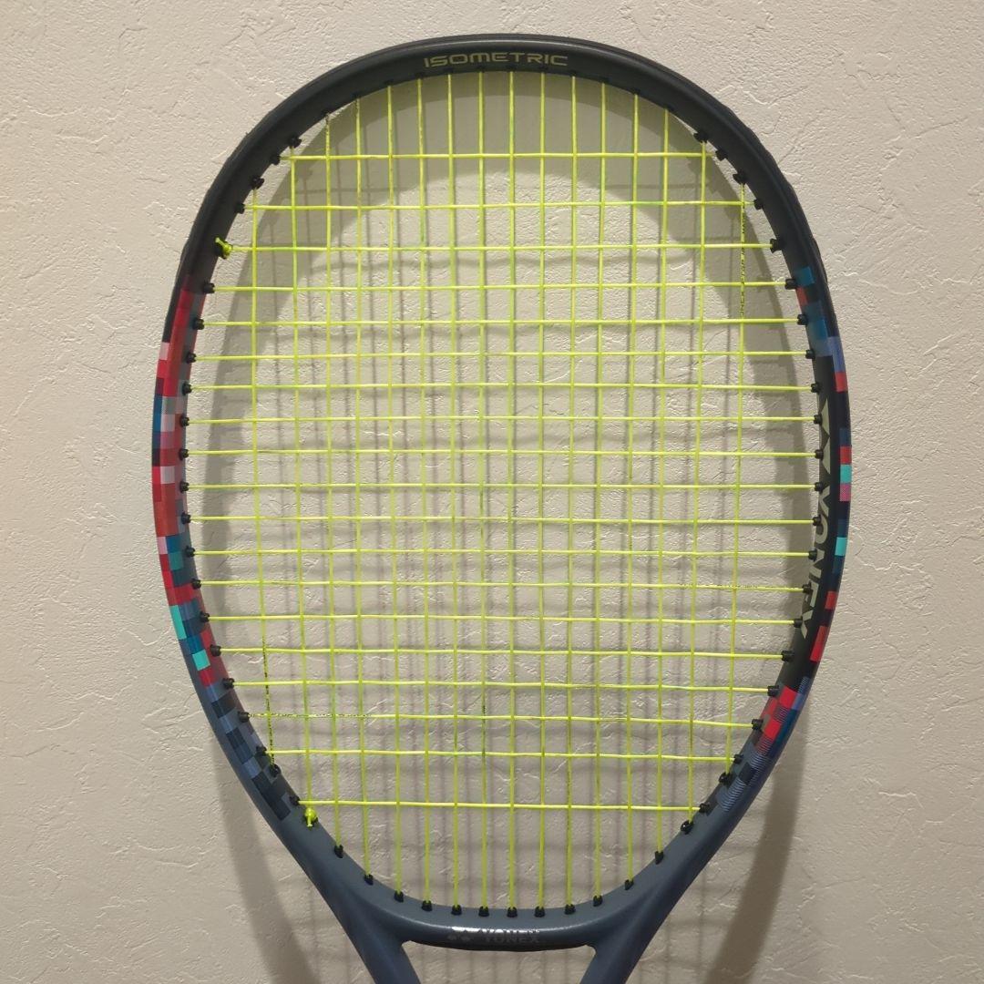 美品　YONEX テニスラケット VCORE98 2020Limited